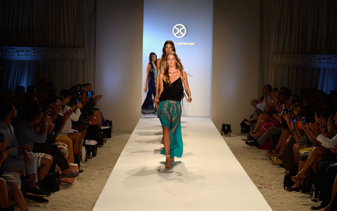 Vix participa do Mercedes-Benz Fashion Week - Harper's Bazaar » Moda ...