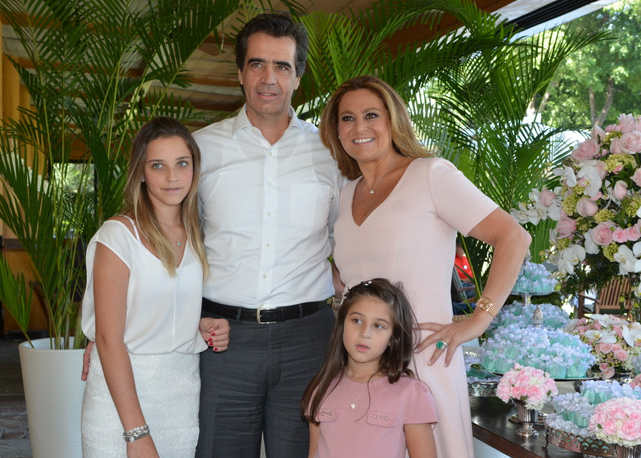 Andrea Cury Haynes arma almoço de aniversário no Golf Club