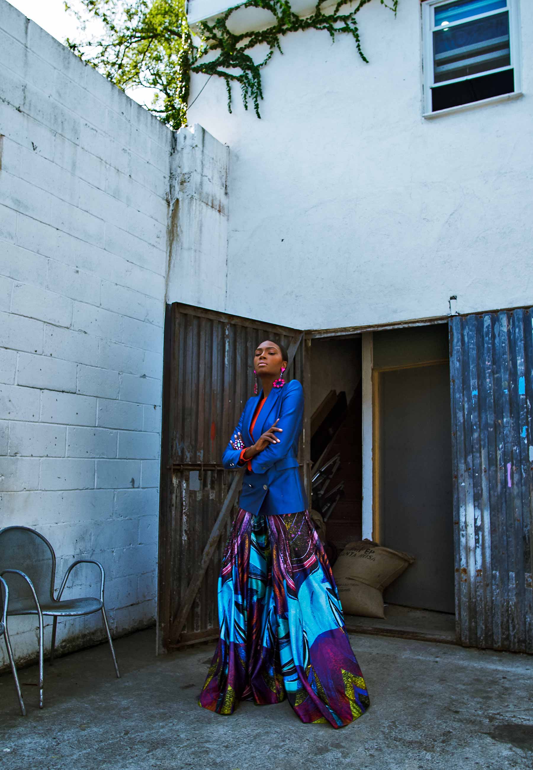 Colorido das favelas inspiram editorial de moda internacional - Harper ...