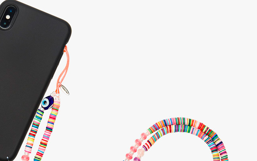 Phone strap: tendência conquista o celular das famosas - Harper's ...