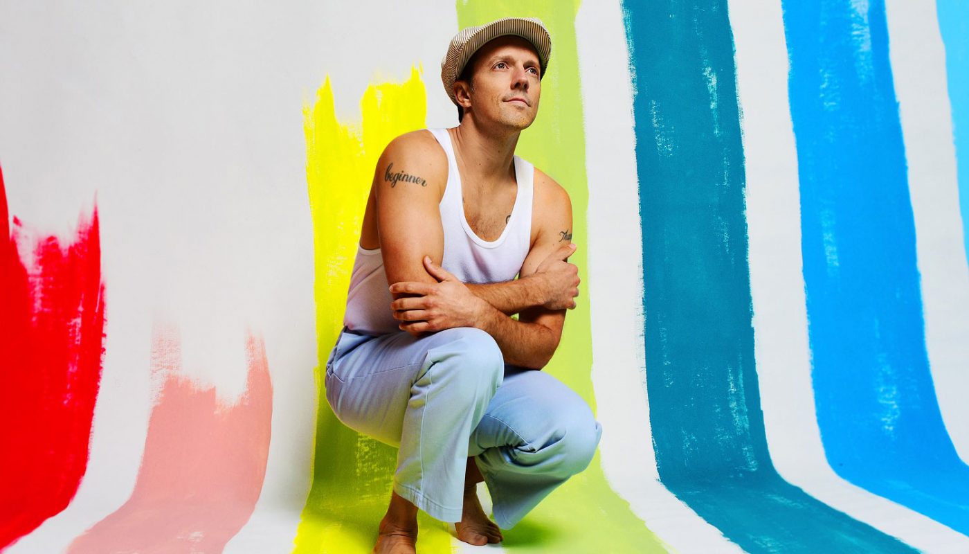 Em novo álbum, Jason Mraz entrega a trilha sonora para uma jornada mágica
